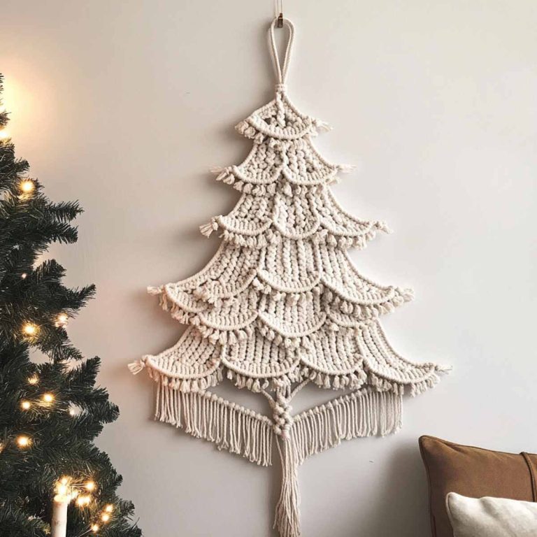 23 Space-Saving Wall Christmas Tree Ideas for a Festive Home