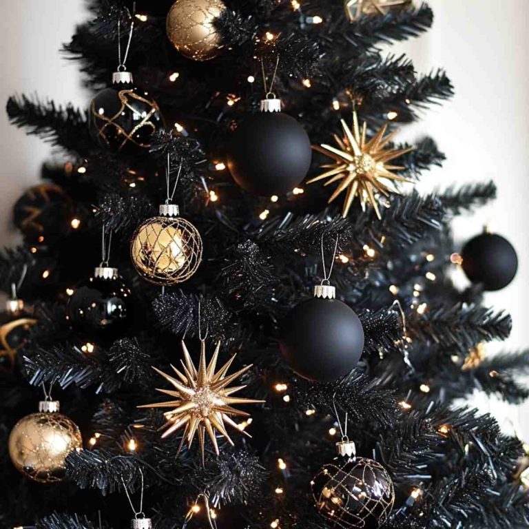 23 Stunning Black Christmas Tree Decoration Ideas You’ll Love