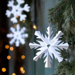 21 DIY and Elegant Christmas Garland Ideas for a Merry Home