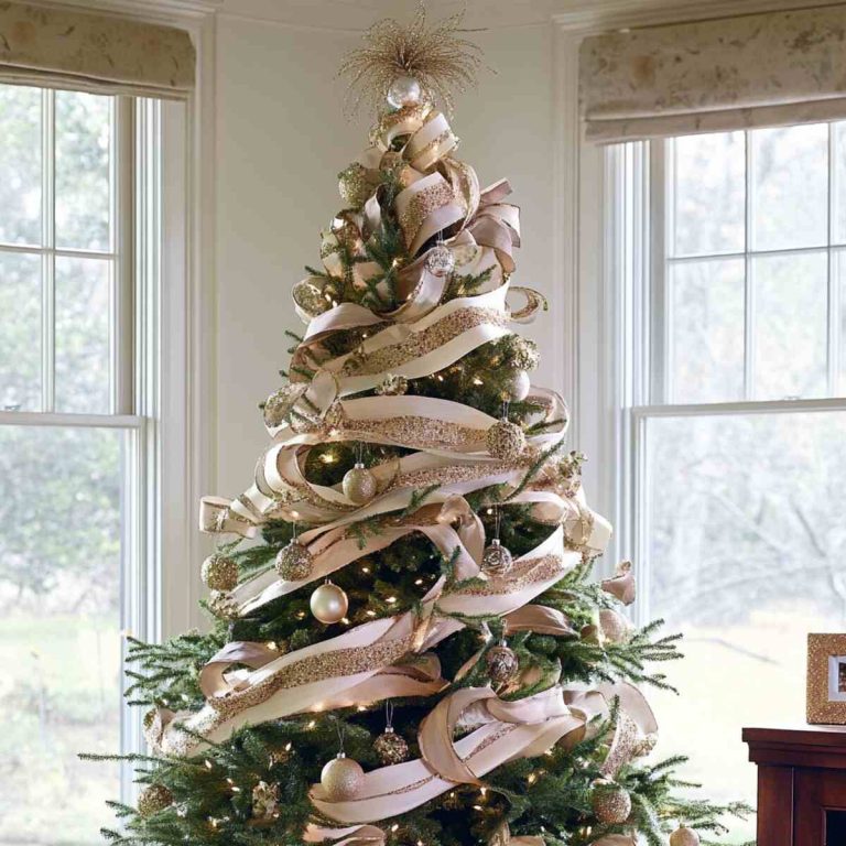20 Unique Christmas Tree Topper Ideas to Make Your Tree Shine!