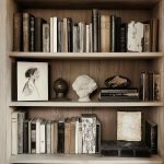 23 Simple Bookshelf Decor Ideas You’ll Want to Copy