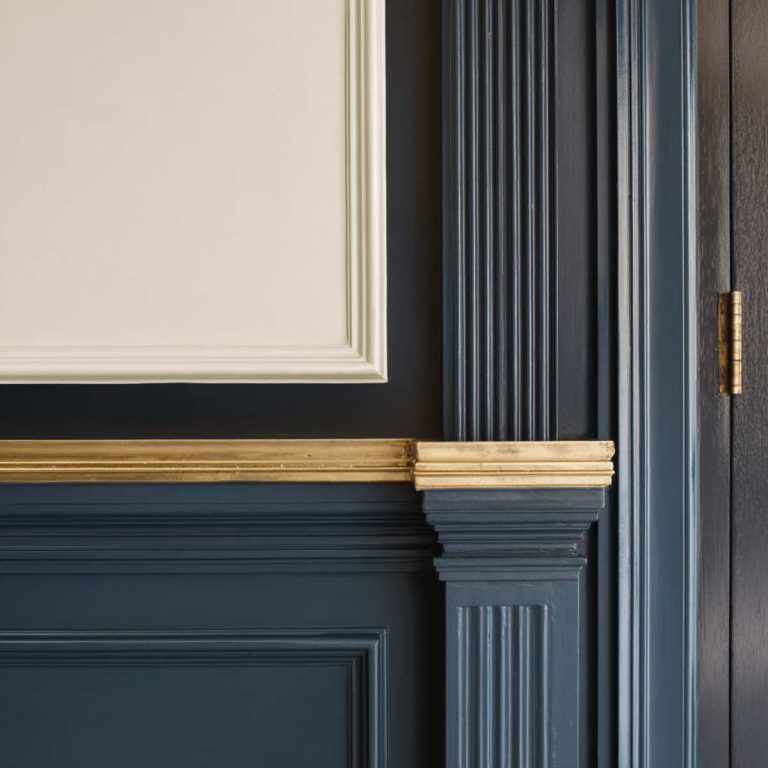 25 Entryway Wall Molding Ideas That Make a Big First Impression - Happy ...