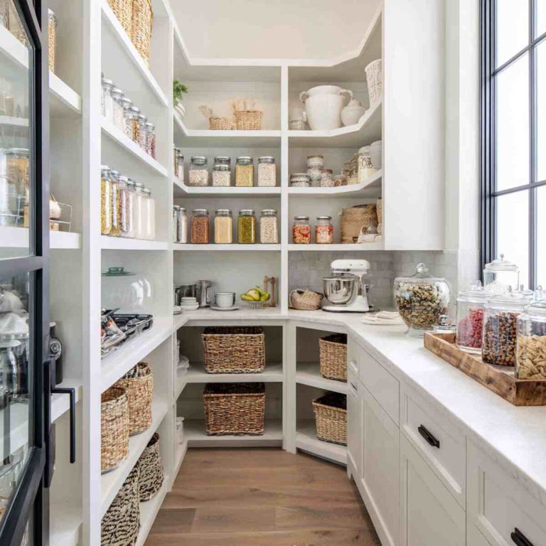23 Built-In Kitchen Pantry Ideas That Will Completely Change How You ...