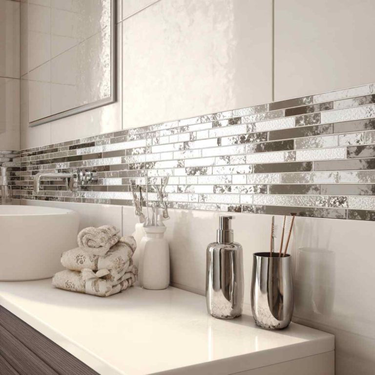 21 Creative Wall Tile Accent Strip Ideas That Make Bathrooms Pop