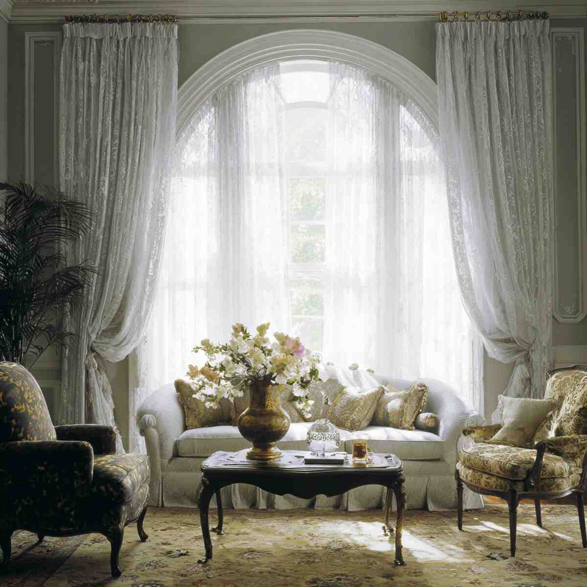 23 Living Room Arched Window Treatment Ideas That Make Any Space Look ...
